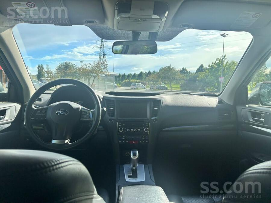 White Subaru Outback 2015 in Riga, with an engine capacity of 2.00 L and mileage of 81 thousand km for 7500 €, photo 6 on AUTOMOTO.COM.LV