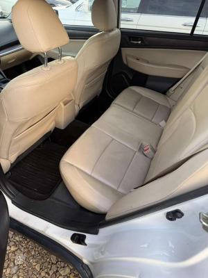 Balts Subaru Outback 2015 Šauļi, ar dzinēja tilpumu 2.50 L un nobraukumu 217 tūkst. km par 7500 €, foto 13 vietnē AUTOMOTO.COM.LV