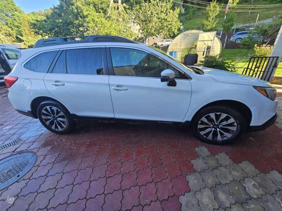 White Subaru Outback 2016 in Kaunas, with an engine capacity of 2.50 L and mileage of 198 thousand km for 14000 €, photo 1 on AUTOMOTO.COM.LV