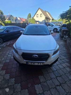 White Subaru Outback 2016 in Kaunas, with an engine capacity of 2.50 L and mileage of 198 thousand km for 14000 €, photo 3 on AUTOMOTO.COM.LV