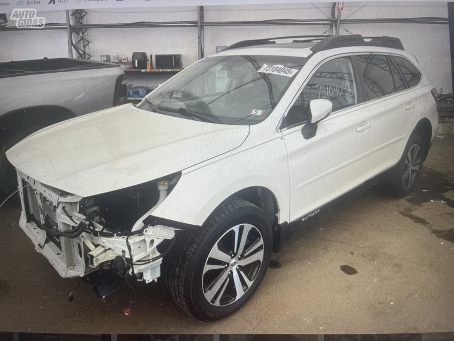 White Subaru Outback 2018 in Vilnius, with an engine capacity of 2.50 L and mileage of 149 thousand km for 16800 €, photo 1 on AUTOMOTO.COM.LV