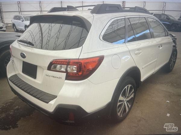 White Subaru Outback 2018 in Vilnius, with an engine capacity of 2.50 L and mileage of 149 thousand km for 16800 €, photo 4 on AUTOMOTO.COM.LV