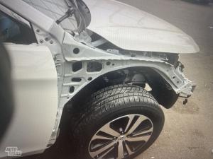 White Subaru Outback 2018 in Vilnius, with an engine capacity of 2.50 L and mileage of 149 thousand km for 16800 €, photo 6 on AUTOMOTO.COM.LV