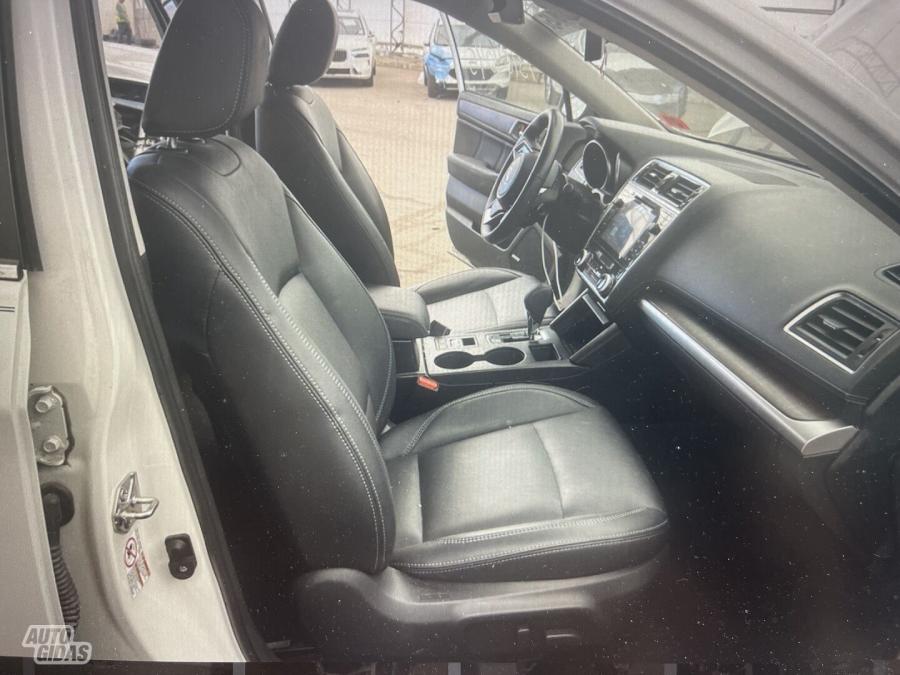 White Subaru Outback 2018 in Vilnius, with an engine capacity of 2.50 L and mileage of 149 thousand km for 16800 €, photo 19 on AUTOMOTO.COM.LV