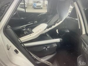 White Subaru Outback 2018 in Vilnius, with an engine capacity of 2.50 L and mileage of 149 thousand km for 16800 €, photo 21 on AUTOMOTO.COM.LV