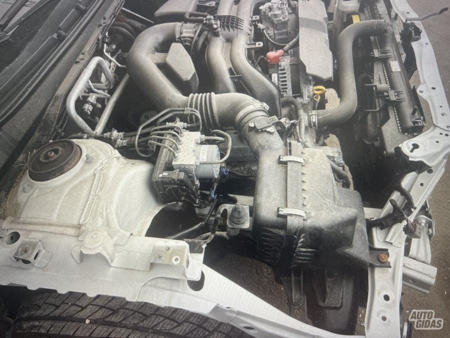 White Subaru Outback 2018 in Vilnius, with an engine capacity of 2.50 L and mileage of 149 thousand km for 16800 €, photo 22 on AUTOMOTO.COM.LV