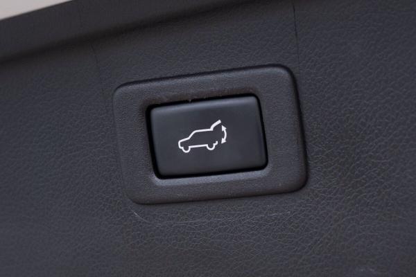 Subaru Outback 2020 Rīga vietnē Balts Subaru Outback 2020 Rīga, ar dzinēja tilpumu 2.50 L un nobraukumu 155 tūkst. km par 17950 €, foto 10 vietnē AUTOMOTO.COM.LV