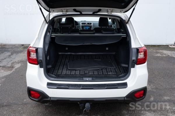 Subaru Outback 2020 Rīga vietnē Balts Subaru Outback 2020 Rīga, ar dzinēja tilpumu 2.50 L un nobraukumu 155 tūkst. km par 17950 €, foto 9 vietnē AUTOMOTO.COM.LV