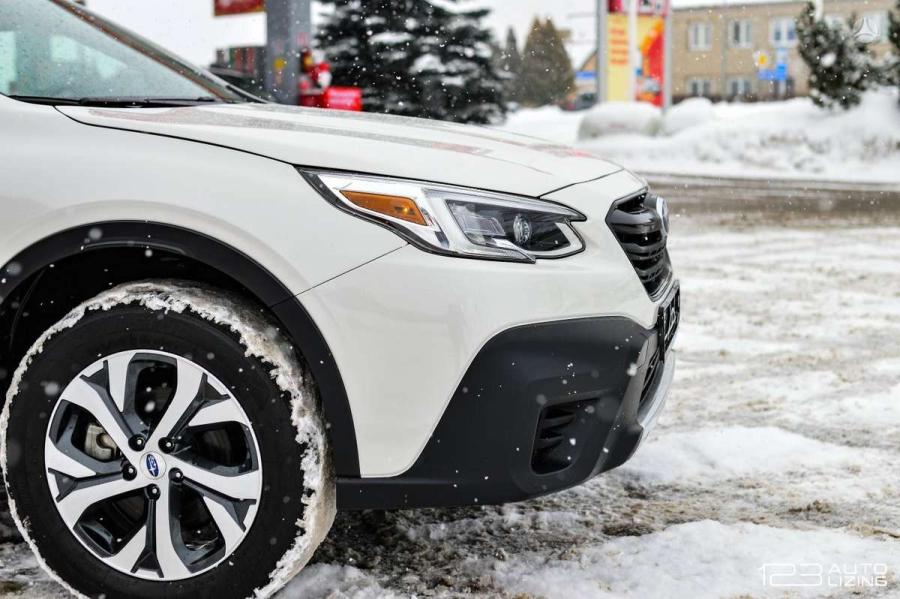 White Subaru Outback 2022 in Kretinga, with an engine capacity of 2.50 L and mileage of 59 thousand km for 24500 €, photo 4 on AUTOMOTO.COM.LV