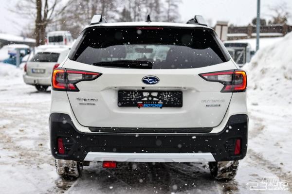 White Subaru Outback 2022 in Kretinga, with an engine capacity of 2.50 L and mileage of 59 thousand km for 24500 €, photo 6 on AUTOMOTO.COM.LV