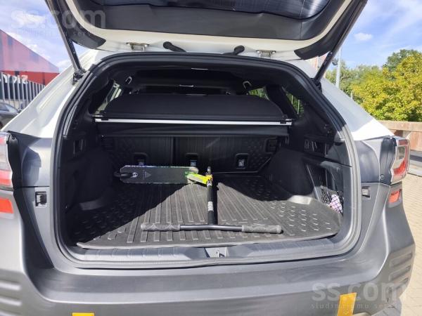 White Subaru Outback 2022 in Riga, with an engine capacity of 2.40 L and mileage of 48 thousand km for 28800 €, photo 8 on AUTOMOTO.COM.LV