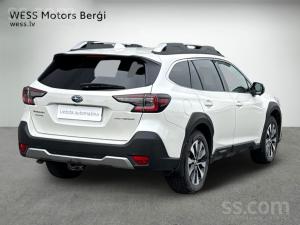 White Subaru Outback 2023 in Riga, with an engine capacity of 2.50 L and mileage of 69 thousand km for 28500 €, photo 3 on AUTOMOTO.COM.LV