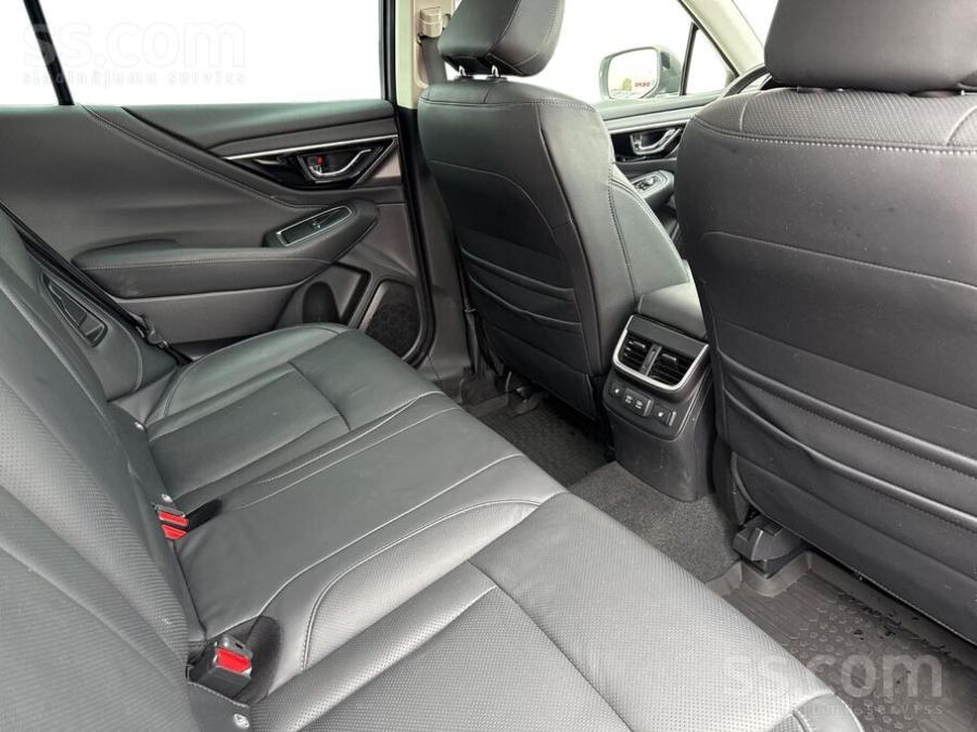 White Subaru Outback 2023 in Riga, with an engine capacity of 2.50 L and mileage of 69 thousand km for 28500 €, photo 8 on AUTOMOTO.COM.LV