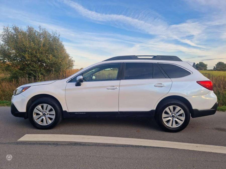 White Subaru Outback 2018 in Klaipeda, with an engine capacity of 2.50 L and mileage of 112 thousand km for 14100 €, photo 4 on AUTOMOTO.COM.LV