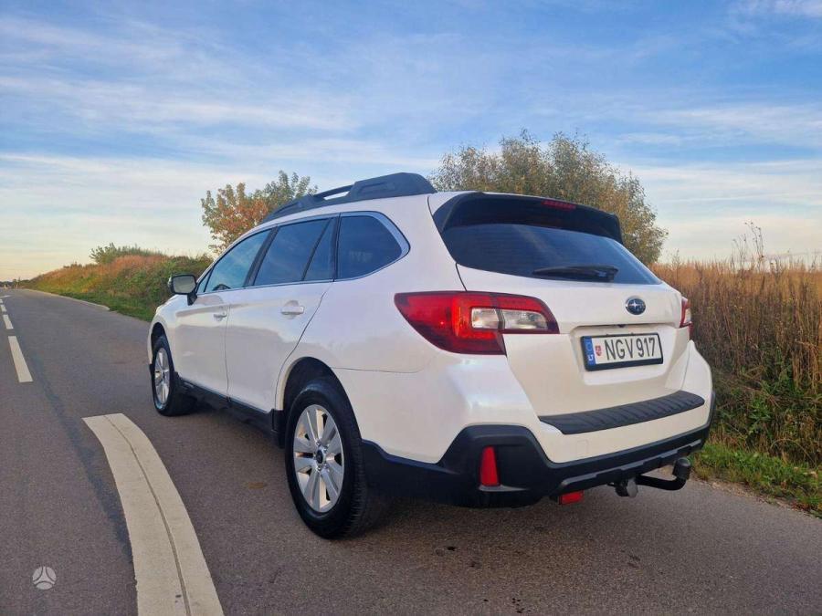 White Subaru Outback 2018 in Klaipeda, with an engine capacity of 2.50 L and mileage of 112 thousand km for 14100 €, photo 7 on AUTOMOTO.COM.LV