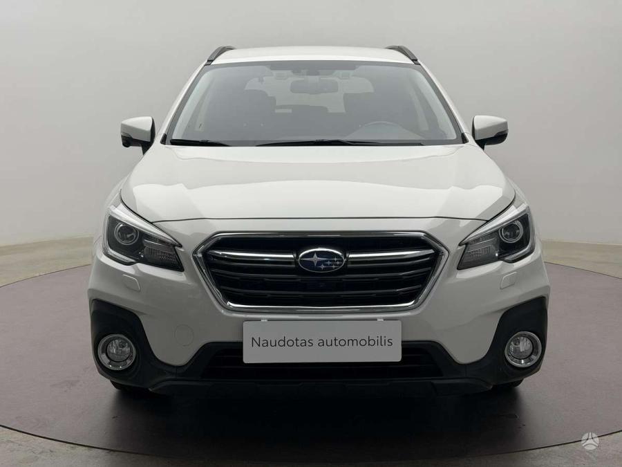 White Subaru Outback 2019 in Panevezys, with an engine capacity of 2.50 L and mileage of 195 thousand km for 15990 €, photo 3 on AUTOMOTO.COM.LV