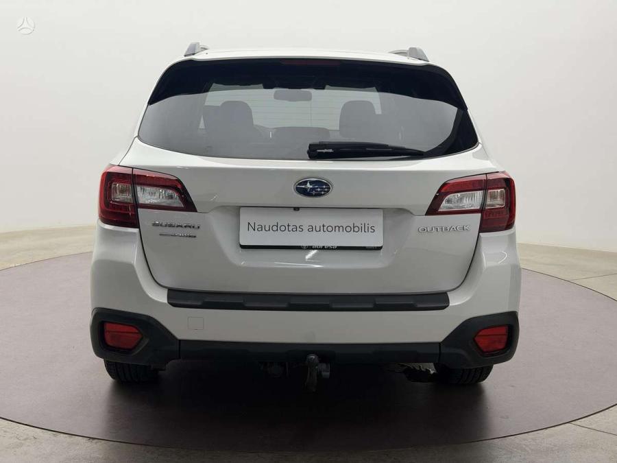 White Subaru Outback 2019 in Panevezys, with an engine capacity of 2.50 L and mileage of 195 thousand km for 15990 €, photo 7 on AUTOMOTO.COM.LV
