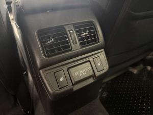 White Subaru Outback 2019 in Panevezys, with an engine capacity of 2.50 L and mileage of 195 thousand km for 15990 €, photo 15 on AUTOMOTO.COM.LV