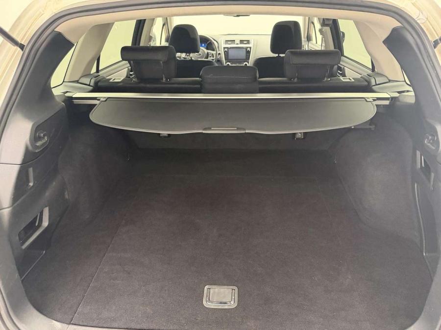 White Subaru Outback 2019 in Panevezys, with an engine capacity of 2.50 L and mileage of 195 thousand km for 15990 €, photo 16 on AUTOMOTO.COM.LV