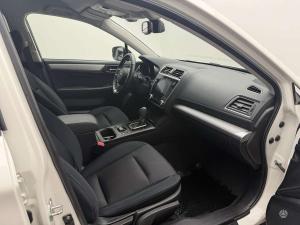 White Subaru Outback 2019 in Panevezys, with an engine capacity of 2.50 L and mileage of 195 thousand km for 15990 €, photo 18 on AUTOMOTO.COM.LV