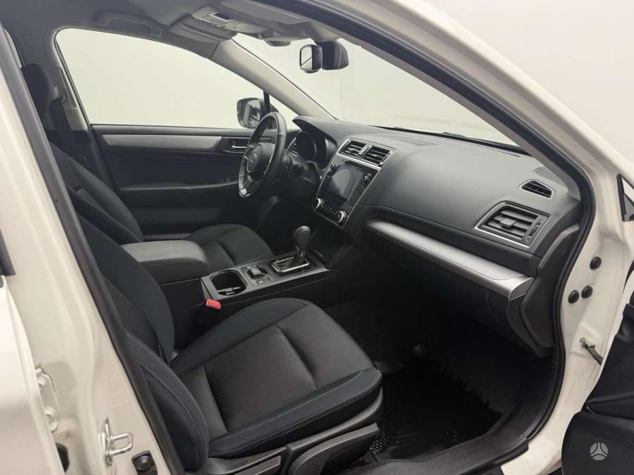 White Subaru Outback 2019 in Panevezys, with an engine capacity of 2.50 L and mileage of 195 thousand km for 15990 €, photo 18 on AUTOMOTO.COM.LV