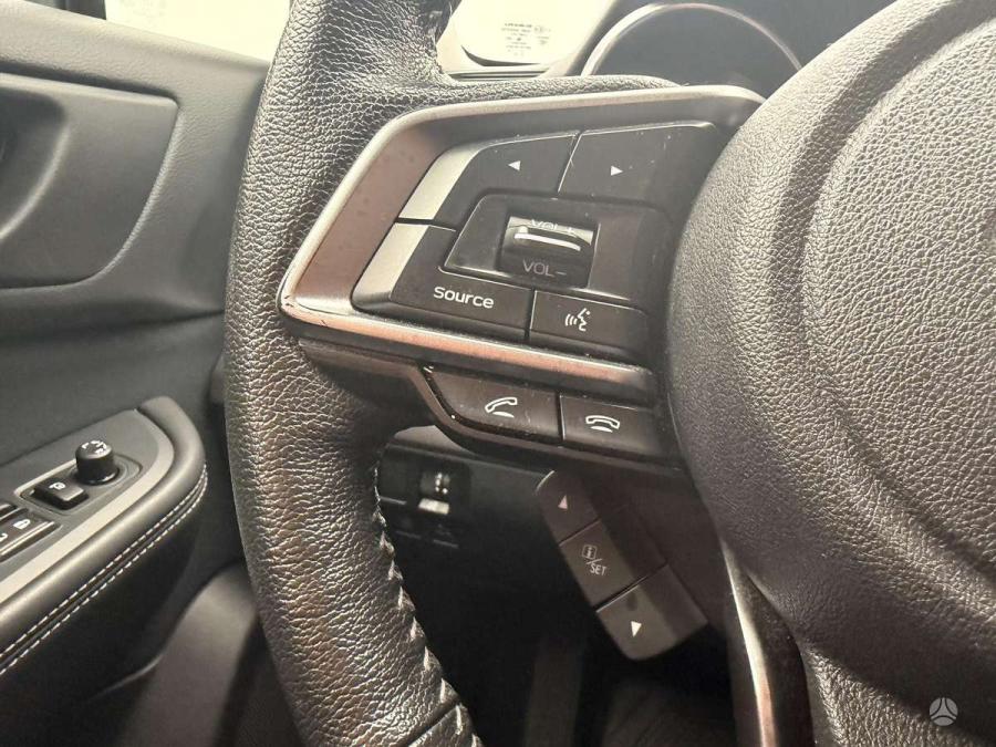 White Subaru Outback 2019 in Panevezys, with an engine capacity of 2.50 L and mileage of 195 thousand km for 15990 €, photo 21 on AUTOMOTO.COM.LV