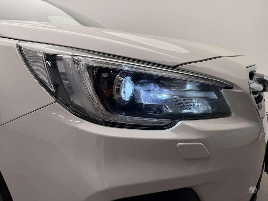 White Subaru Outback 2019 in Panevezys, with an engine capacity of 2.50 L and mileage of 195 thousand km for 15990 €, photo 38 on AUTOMOTO.COM.LV