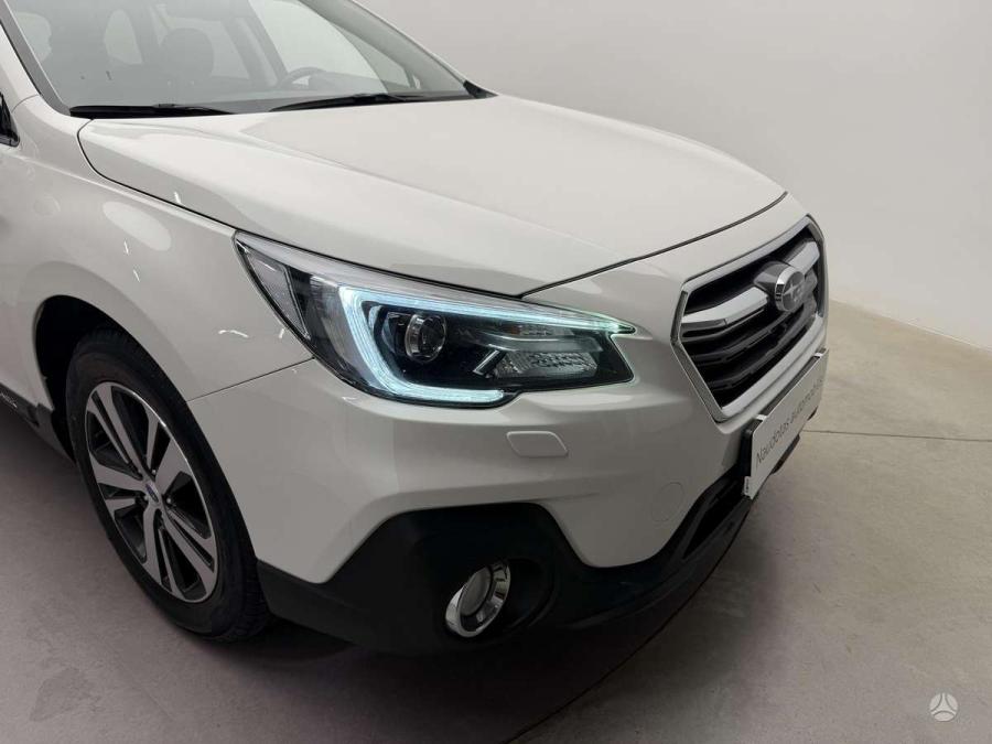 White Subaru Outback 2019 in Panevezys, with an engine capacity of 2.50 L and mileage of 195 thousand km for 15990 €, photo 39 on AUTOMOTO.COM.LV