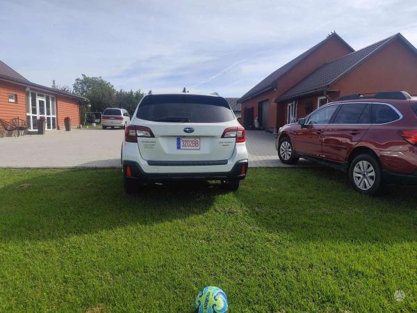 Subaru Outback 2019 in Alytus on AUTOMOTO.COM.LV White Subaru Outback 2019 in Alytus, with an engine capacity of 3.60 L and mileage of 190 thousand km for 16300 €, photo 7 on AUTOMOTO.COM.LV