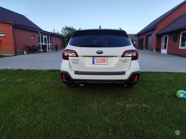 Subaru Outback 2019 in Alytus on AUTOMOTO.COM.LV White Subaru Outback 2019 in Alytus, with an engine capacity of 3.60 L and mileage of 190 thousand km for 16300 €, photo 10 on AUTOMOTO.COM.LV