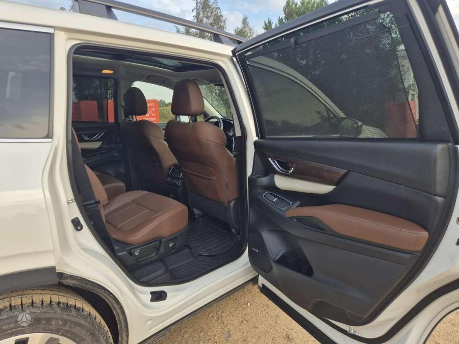 White Subaru Outback 2019 in Vilnius, with an engine capacity of 2.40 L and mileage of 189 thousand km for 16500 €, photo 13 on AUTOMOTO.COM.LV