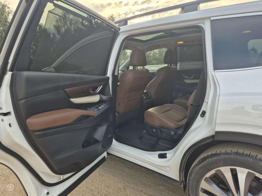 White Subaru Outback 2019 in Vilnius, with an engine capacity of 2.40 L and mileage of 189 thousand km for 16500 €, photo 34 on AUTOMOTO.COM.LV