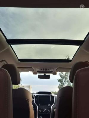 White Subaru Outback 2019 in Vilnius, with an engine capacity of 2.40 L and mileage of 189 thousand km for 16500 €, photo 35 on AUTOMOTO.COM.LV