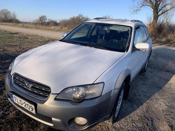 White Subaru Outback 2004 in Marijampole, with an engine capacity of 2.46 L and mileage of 265 thousand km for 2800 €, photo 1 on AUTOMOTO.COM.LV