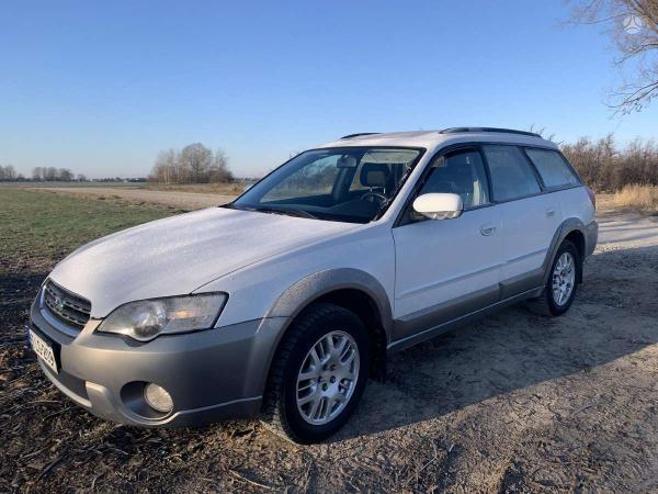 White Subaru Outback 2004 in Marijampole, with an engine capacity of 2.46 L and mileage of 265 thousand km for 2800 €, photo 2 on AUTOMOTO.COM.LV