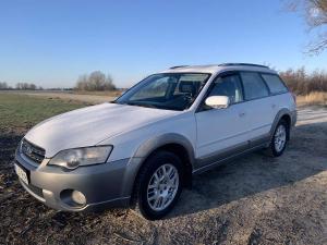 White Subaru Outback 2004 in Marijampole, with an engine capacity of 2.46 L and mileage of 265 thousand km for 2800 €, photo 2 on AUTOMOTO.COM.LV