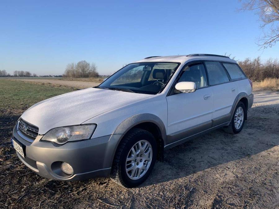 White Subaru Outback 2004 in Marijampole, with an engine capacity of 2.46 L and mileage of 265 thousand km for 2800 €, photo 2 on AUTOMOTO.COM.LV