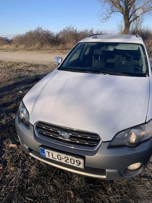 White Subaru Outback 2004 in Marijampole, with an engine capacity of 2.46 L and mileage of 265 thousand km for 2800 €, photo 3 on AUTOMOTO.COM.LV
