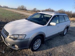 White Subaru Outback 2004 in Marijampole, with an engine capacity of 2.46 L and mileage of 265 thousand km for 2800 €, photo 4 on AUTOMOTO.COM.LV