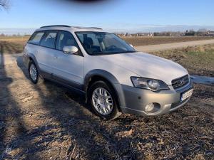 White Subaru Outback 2004 in Marijampole, with an engine capacity of 2.46 L and mileage of 265 thousand km for 2800 €, photo 11 on AUTOMOTO.COM.LV