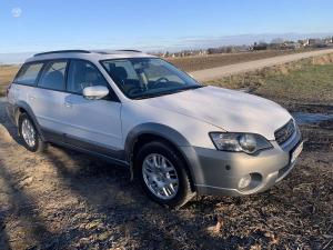 White Subaru Outback 2004 in Marijampole, with an engine capacity of 2.46 L and mileage of 265 thousand km for 2800 €, photo 12 on AUTOMOTO.COM.LV