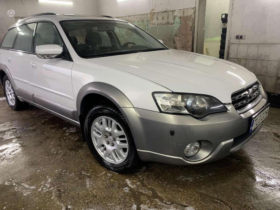 White Subaru Outback 2004 in Marijampole, with an engine capacity of 2.46 L and mileage of 265 thousand km for 2800 €, photo 16 on AUTOMOTO.COM.LV