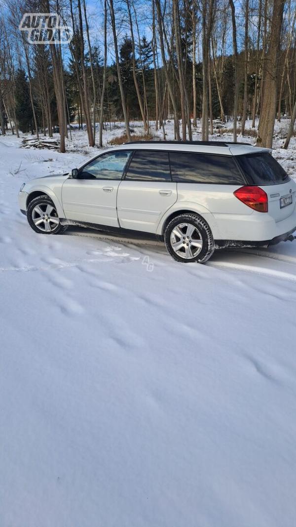 White Subaru Outback 2004 in Vilnius, with an engine capacity of 3.00 L and mileage of 366 thousand km for 2900 €, photo 4 on AUTOMOTO.COM.LV