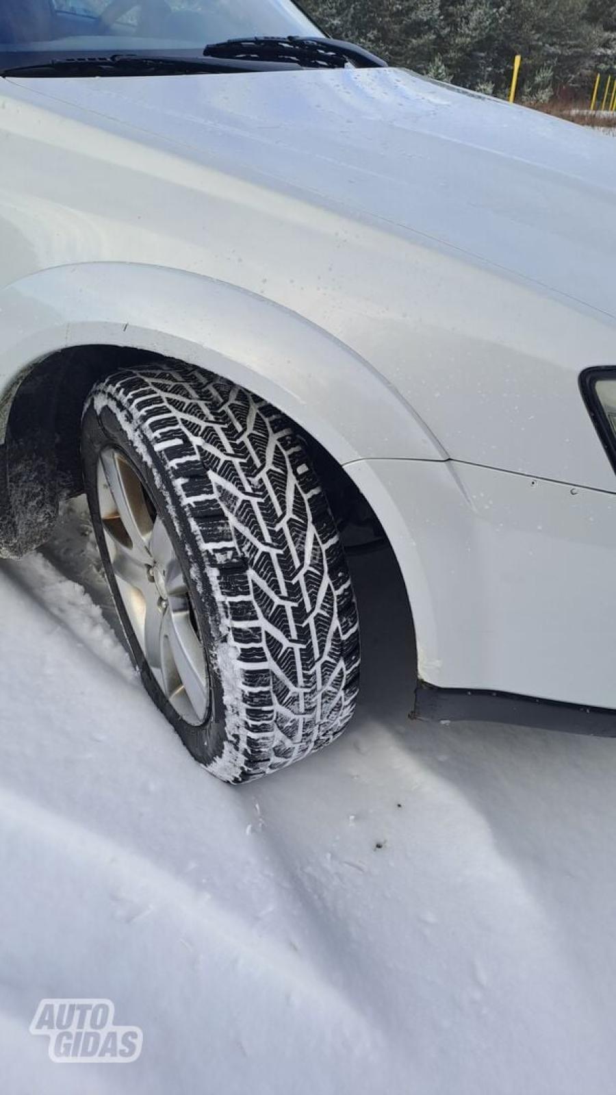 White Subaru Outback 2004 in Vilnius, with an engine capacity of 3.00 L and mileage of 366 thousand km for 2900 €, photo 13 on AUTOMOTO.COM.LV