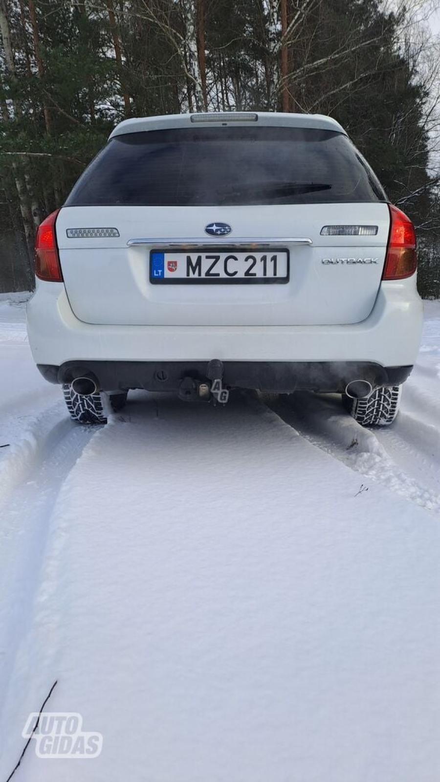 White Subaru Outback 2004 in Vilnius, with an engine capacity of 3.00 L and mileage of 366 thousand km for 2900 €, photo 14 on AUTOMOTO.COM.LV