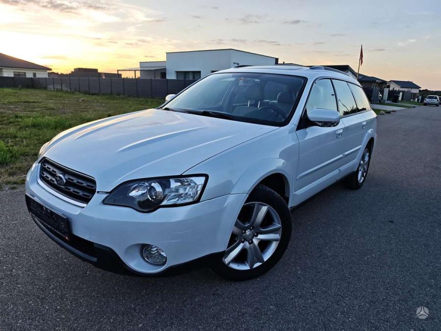 White Subaru Outback 2006 in Vilnius, with an engine capacity of 3.00 L and mileage of 217 thousand km for 4650 €, photo 4 on AUTOMOTO.COM.LV