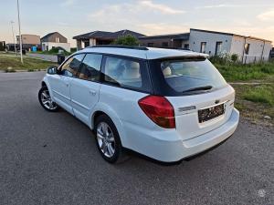 White Subaru Outback 2006 in Vilnius, with an engine capacity of 3.00 L and mileage of 217 thousand km for 4650 €, photo 5 on AUTOMOTO.COM.LV