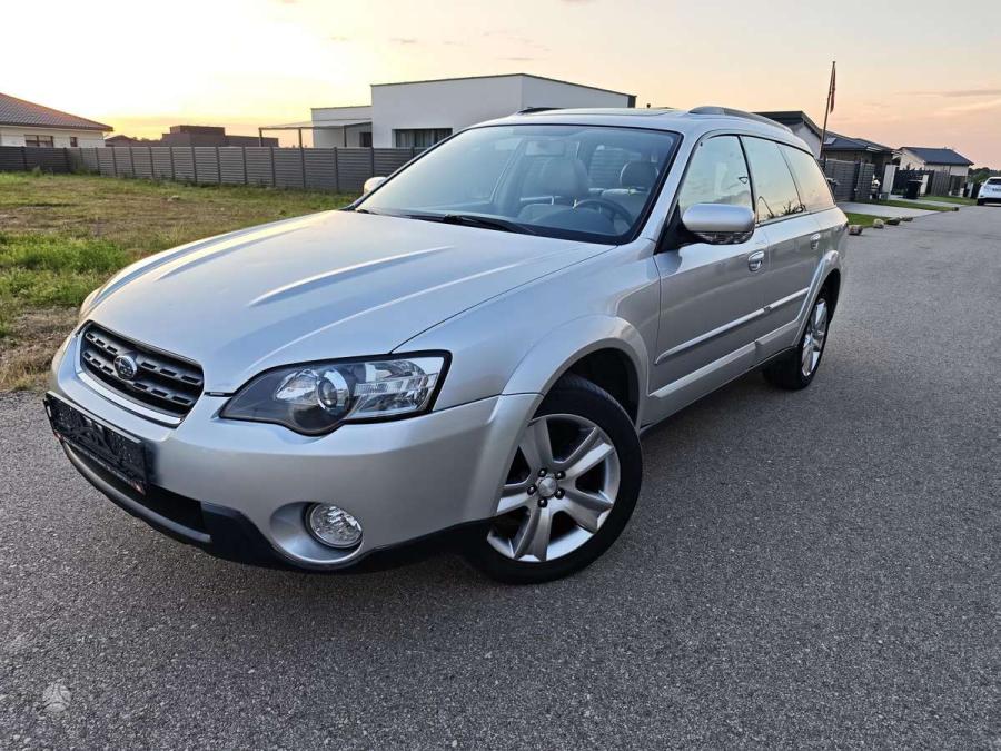 White Subaru Outback 2006 in Vilnius, with an engine capacity of 3.00 L and mileage of 217 thousand km for 4650 €, photo 16 on AUTOMOTO.COM.LV