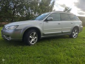 White Subaru Outback 2007 in Skuodas, with an engine capacity of 2.50 L and mileage of 410 thousand km for 2400 €, photo 3 on AUTOMOTO.COM.LV