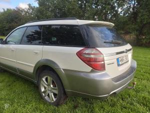 White Subaru Outback 2007 in Skuodas, with an engine capacity of 2.50 L and mileage of 410 thousand km for 2400 €, photo 14 on AUTOMOTO.COM.LV
